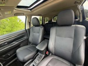 Blue Mitsubishi Outlander 2016 in Siauliai, with an engine capacity of 2.27 L and mileage of 151 thousand km for 13999 €, photo 29 on AUTOMOTO.COM.LV