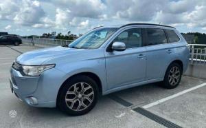 Blue Mitsubishi Outlander 2016 in Klaipeda, with an engine capacity of 2.00 L and mileage of 220 thousand km for 5500 €, photo 3 on AUTOMOTO.COM.LV