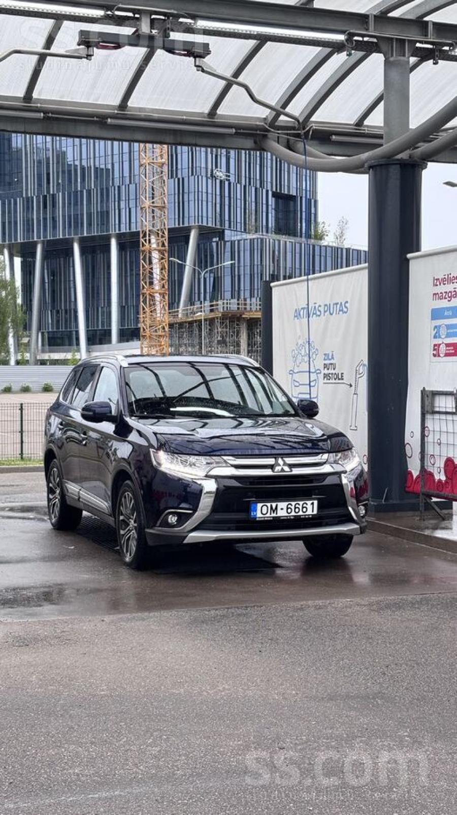 Zils Mitsubishi Outlander 2017 Rīga, ar dzinēja tilpumu 2.00 L un nobraukumu 97 tūkst. km par 15000 €, foto 3 vietnē AUTOMOTO.COM.LV