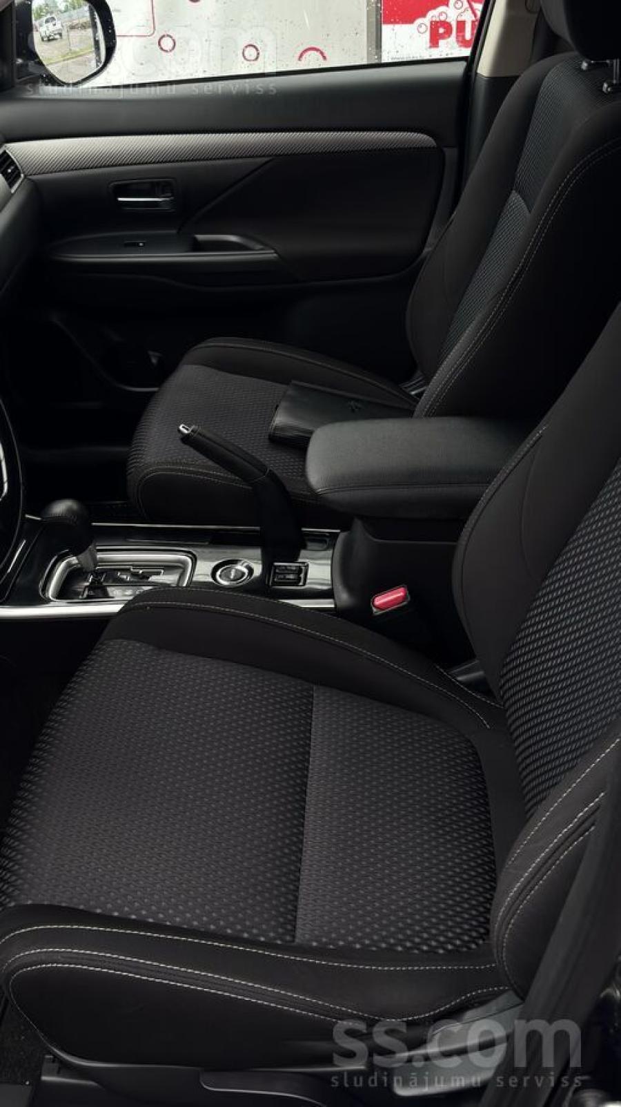 Zils Mitsubishi Outlander 2017 Rīga, ar dzinēja tilpumu 2.00 L un nobraukumu 97 tūkst. km par 15000 €, foto 10 vietnē AUTOMOTO.COM.LV