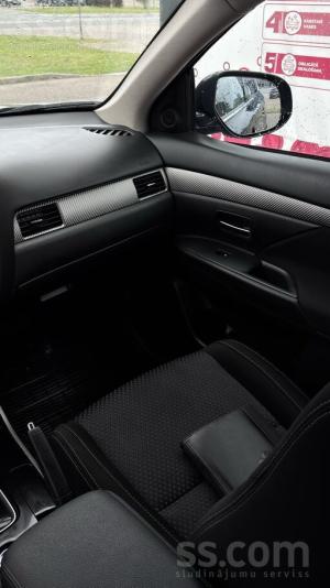 Zils Mitsubishi Outlander 2017 Rīga, ar dzinēja tilpumu 2.00 L un nobraukumu 97 tūkst. km par 15000 €, foto 16 vietnē AUTOMOTO.COM.LV