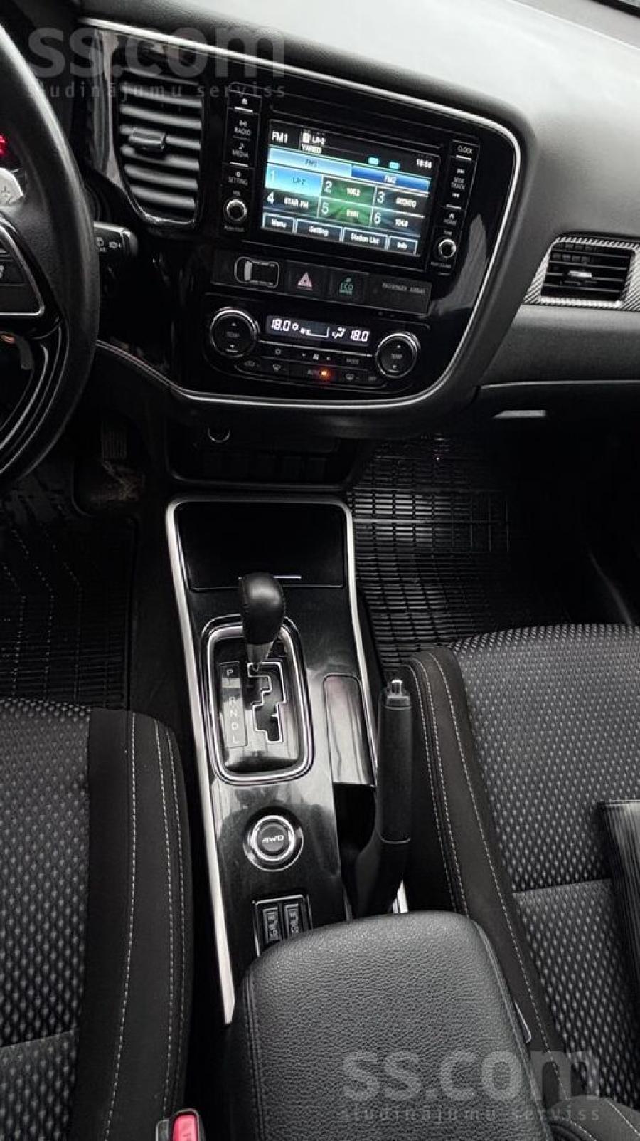 Zils Mitsubishi Outlander 2017 Rīga, ar dzinēja tilpumu 2.00 L un nobraukumu 97 tūkst. km par 15000 €, foto 20 vietnē AUTOMOTO.COM.LV