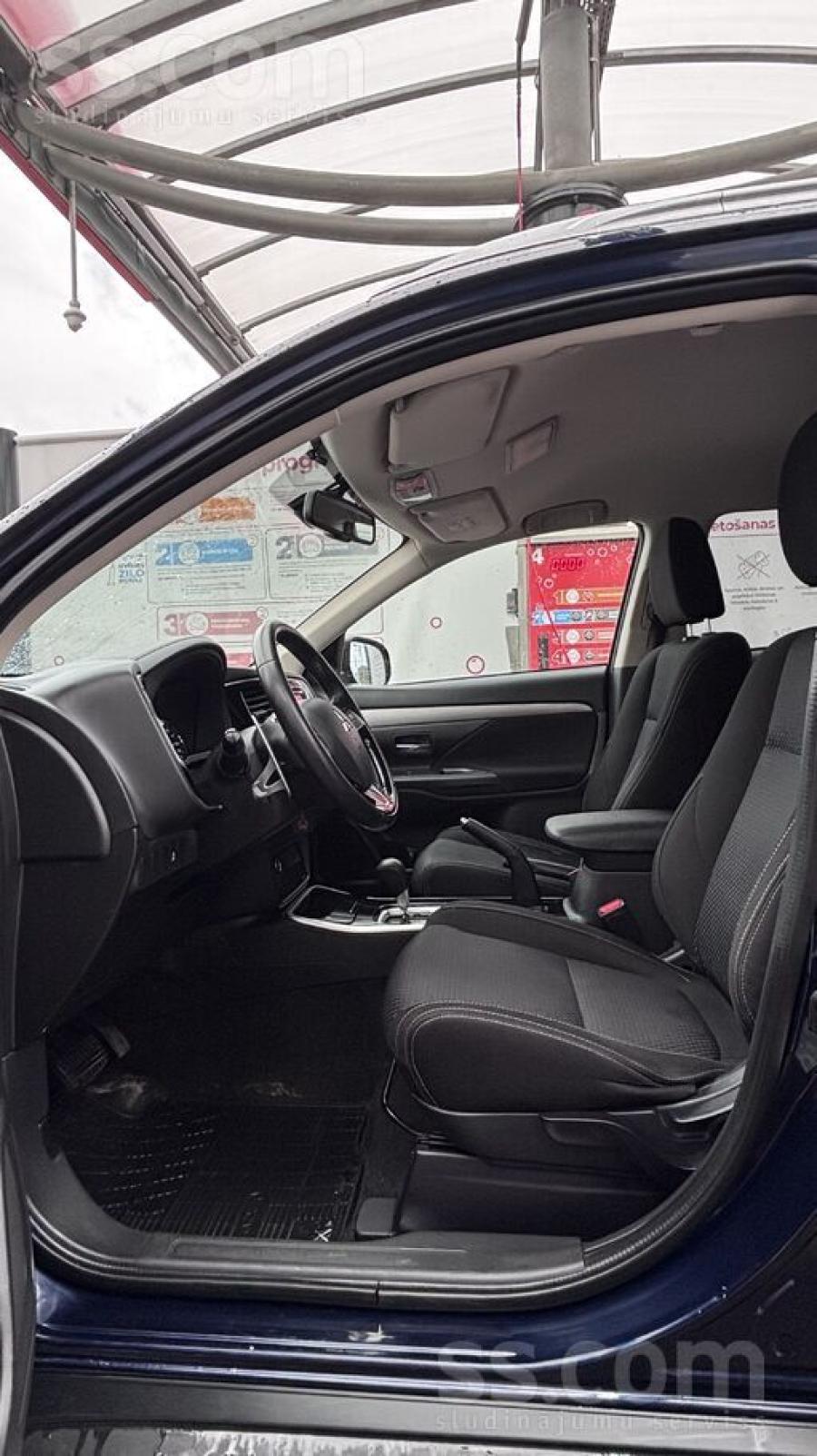 Zils Mitsubishi Outlander 2017 Rīga, ar dzinēja tilpumu 2.00 L un nobraukumu 97 tūkst. km par 15000 €, foto 21 vietnē AUTOMOTO.COM.LV