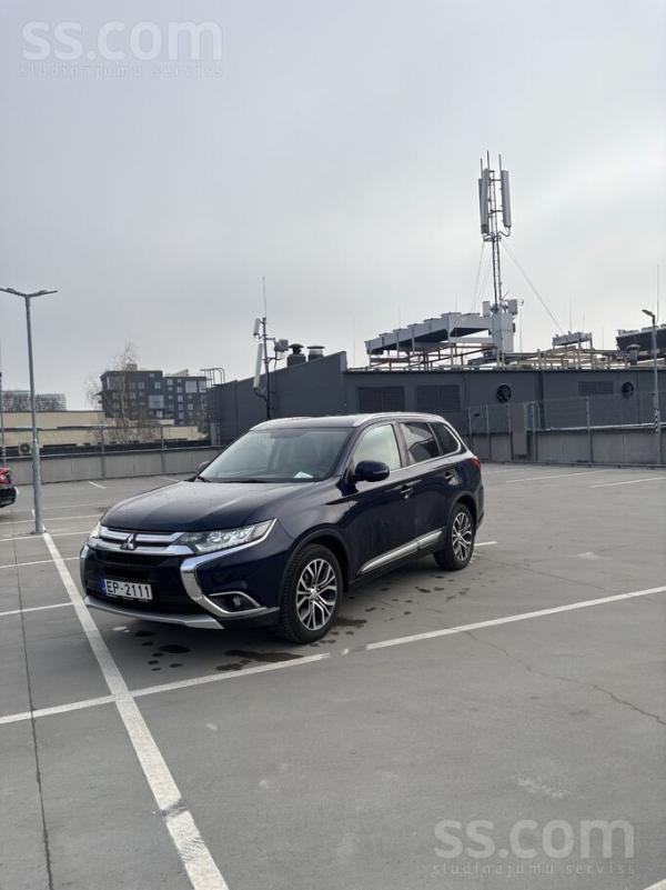 Zils Mitsubishi Outlander 2017 Rīga, ar dzinēja tilpumu 2.00 L un nobraukumu 97 tūkst. km par 16000 €, foto 1 vietnē AUTOMOTO.COM.LV