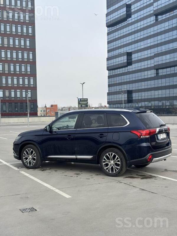 Zils Mitsubishi Outlander 2017 Rīga, ar dzinēja tilpumu 2.00 L un nobraukumu 97 tūkst. km par 16000 €, foto 2 vietnē AUTOMOTO.COM.LV