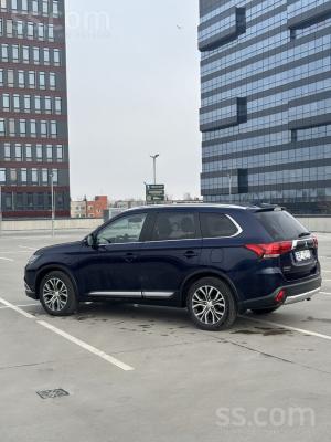 Zils Mitsubishi Outlander 2017 Rīga, ar dzinēja tilpumu 2.00 L un nobraukumu 97 tūkst. km par 16000 €, foto 3 vietnē AUTOMOTO.COM.LV