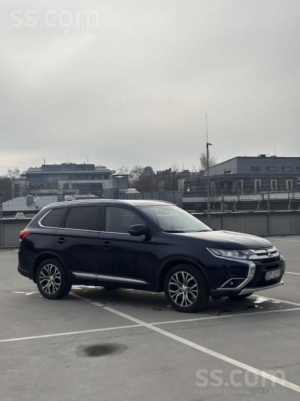 Zils Mitsubishi Outlander 2017 Rīga, ar dzinēja tilpumu 2.00 L un nobraukumu 97 tūkst. km par 16000 €, foto 3 vietnē AUTOMOTO.COM.LV
