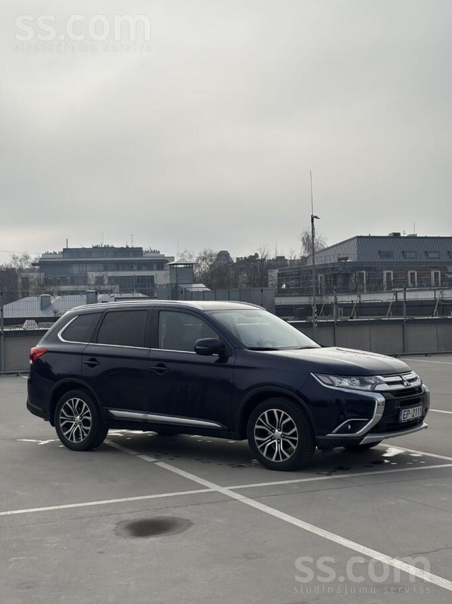 Zils Mitsubishi Outlander 2017 Rīga, ar dzinēja tilpumu 2.00 L un nobraukumu 97 tūkst. km par 16000 €, foto 4 vietnē AUTOMOTO.COM.LV