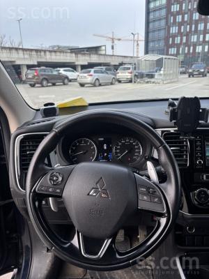 Zils Mitsubishi Outlander 2017 Rīga, ar dzinēja tilpumu 2.00 L un nobraukumu 97 tūkst. km par 16000 €, foto 6 vietnē AUTOMOTO.COM.LV