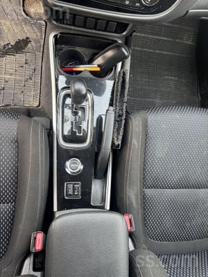 Zils Mitsubishi Outlander 2017 Rīga, ar dzinēja tilpumu 2.00 L un nobraukumu 97 tūkst. km par 16000 €, foto 8 vietnē AUTOMOTO.COM.LV