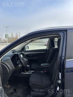 Zils Mitsubishi Outlander 2017 Rīga, ar dzinēja tilpumu 2.00 L un nobraukumu 97 tūkst. km par 16000 €, foto 11 vietnē AUTOMOTO.COM.LV