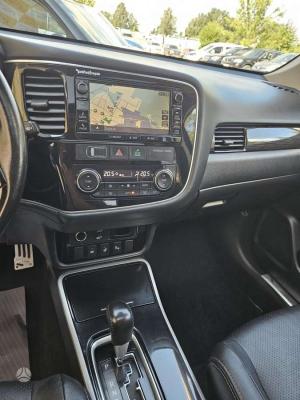 Zils Mitsubishi Outlander 2017 Šauļi, ar dzinēja tilpumu 2.30 L un nobraukumu 227 tūkst. km par 14450 €, foto 25 vietnē AUTOMOTO.COM.LV