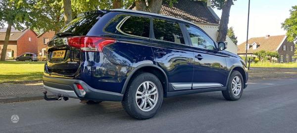 Blue Mitsubishi Outlander 2017 in Kaunas, with an engine capacity of 2.20 L and mileage of 295 thousand km for 7500 €, photo 2 on AUTOMOTO.COM.LV