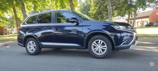 Blue Mitsubishi Outlander 2017 in Kaunas, with an engine capacity of 2.20 L and mileage of 295 thousand km for 7500 €, photo 6 on AUTOMOTO.COM.LV