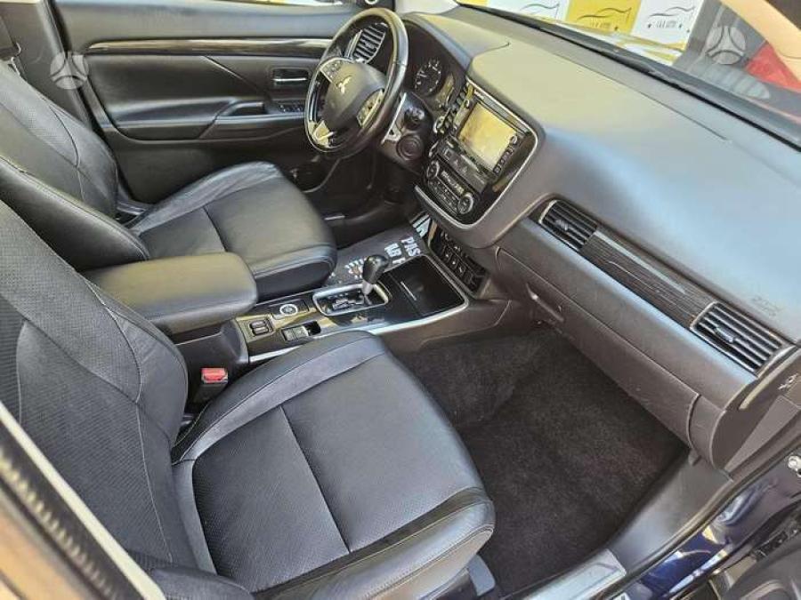 Zils Mitsubishi Outlander 2017 Šauļi, ar dzinēja tilpumu 2.30 L un nobraukumu 227 tūkst. km par 14450 €, foto 22 vietnē AUTOMOTO.COM.LV