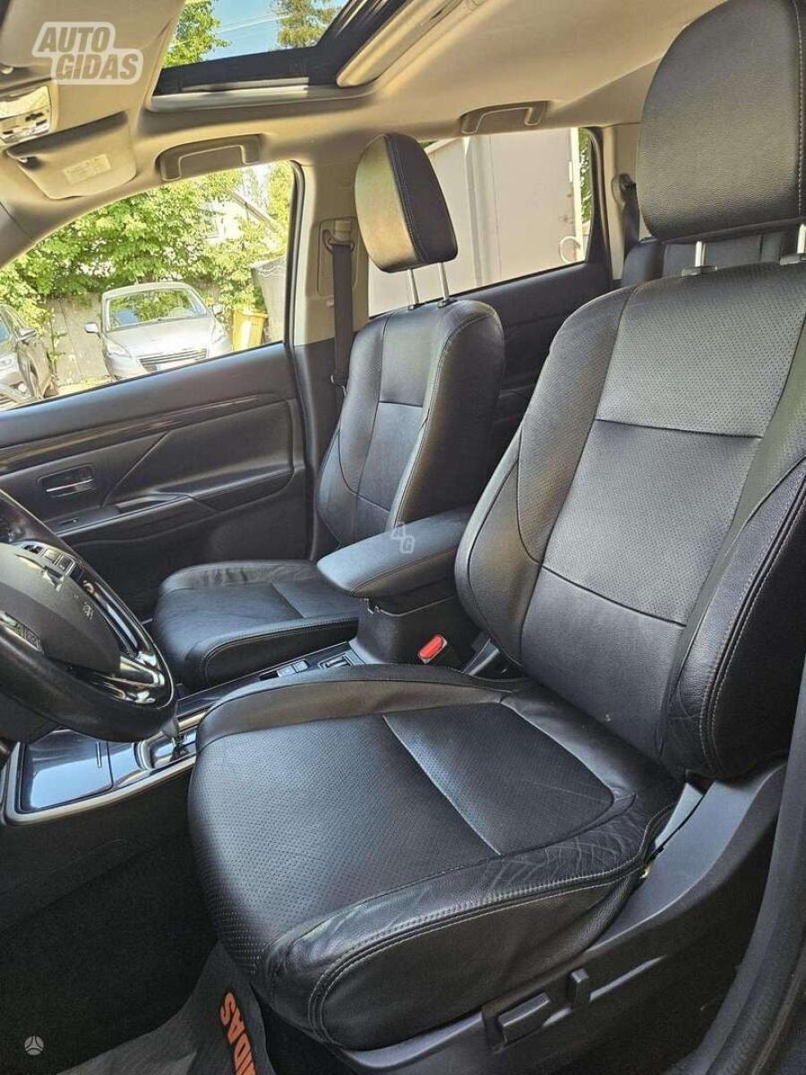 Zils Mitsubishi Outlander 2017 Šauļi, ar dzinēja tilpumu 2.30 L un nobraukumu 227 tūkst. km par 14450 €, foto 17 vietnē AUTOMOTO.COM.LV
