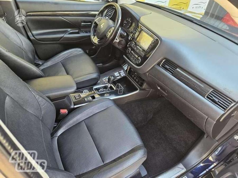 Zils Mitsubishi Outlander 2017 Šauļi, ar dzinēja tilpumu 2.30 L un nobraukumu 227 tūkst. km par 14450 €, foto 22 vietnē AUTOMOTO.COM.LV
