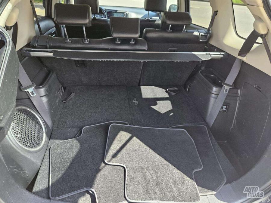 Zils Mitsubishi Outlander 2017 Šauļi, ar dzinēja tilpumu 2.30 L un nobraukumu 227 tūkst. km par 14450 €, foto 27 vietnē AUTOMOTO.COM.LV