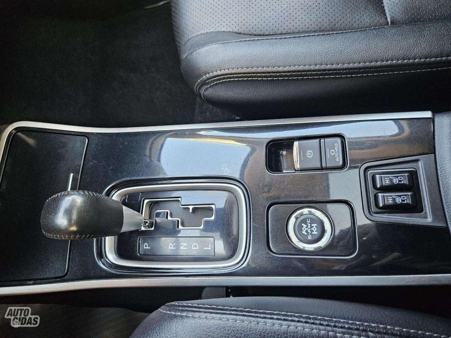 Zils Mitsubishi Outlander 2017 Šauļi, ar dzinēja tilpumu 2.30 L un nobraukumu 227 tūkst. km par 14450 €, foto 31 vietnē AUTOMOTO.COM.LV
