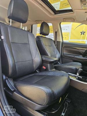 Zils Mitsubishi Outlander 2017 Šauļi, ar dzinēja tilpumu 2.30 L un nobraukumu 227 tūkst. km par 14450 €, foto 19 vietnē AUTOMOTO.COM.LV