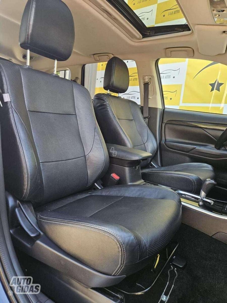 Zils Mitsubishi Outlander 2017 Šauļi, ar dzinēja tilpumu 2.30 L un nobraukumu 227 tūkst. km par 14450 €, foto 19 vietnē AUTOMOTO.COM.LV