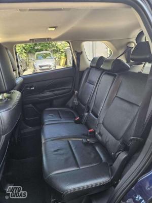 Zils Mitsubishi Outlander 2017 Šauļi, ar dzinēja tilpumu 2.30 L un nobraukumu 227 tūkst. km par 14450 €, foto 20 vietnē AUTOMOTO.COM.LV