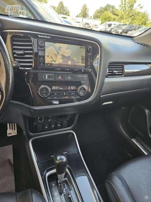 Zils Mitsubishi Outlander 2017 Šauļi, ar dzinēja tilpumu 2.30 L un nobraukumu 227 tūkst. km par 14450 €, foto 26 vietnē AUTOMOTO.COM.LV