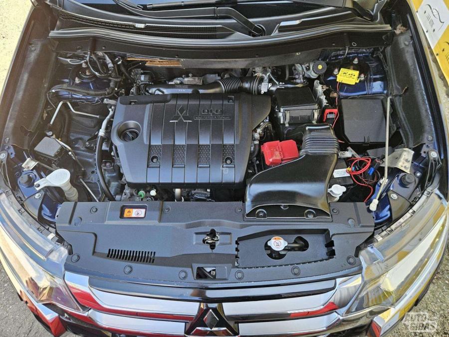 Blue Mitsubishi Outlander 2017 in Siauliai, with an engine capacity of 2.30 L and mileage of 227 thousand km for 14450 €, photo 39 on AUTOMOTO.COM.LV