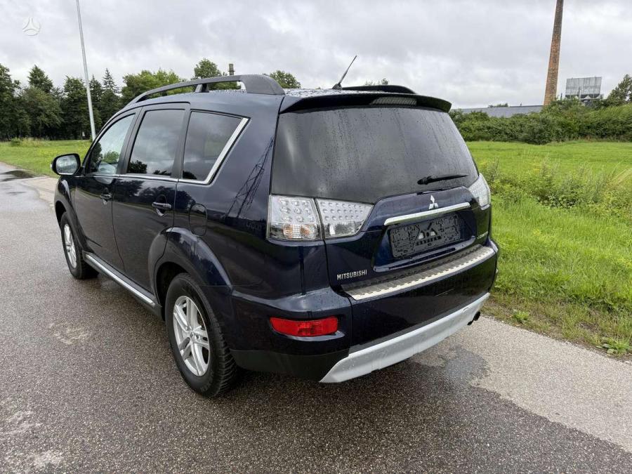 Zils Mitsubishi Outlander 2010 Vilkaviškis, ar dzinēja tilpumu 2.18 L un nobraukumu 271 tūkst. km par 4499 €, foto 5 vietnē AUTOMOTO.COM.LV