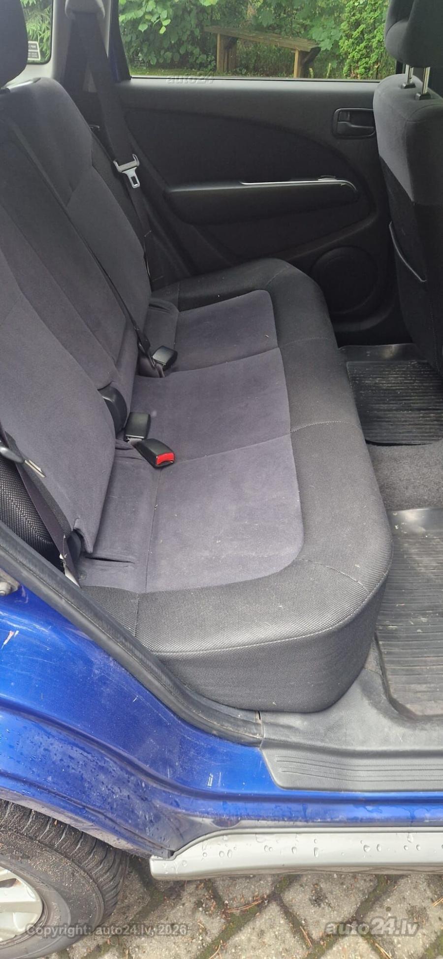Zils Mitsubishi Outlander 2006 Tallina, ar dzinēja tilpumu 2.00 L un nobraukumu 98 tūkst. km par 5500 €, foto 3 vietnē AUTOMOTO.COM.LV