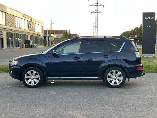 Zils Mitsubishi Outlander 2012 Narva, ar dzinēja tilpumu 2.20 L un nobraukumu 287 tūkst. km par 3499 €, foto 4 vietnē AUTOMOTO.COM.LV