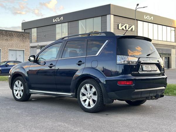Zils Mitsubishi Outlander 2012 Narva, ar dzinēja tilpumu 2.20 L un nobraukumu 287 tūkst. km par 3499 €, foto 6 vietnē AUTOMOTO.COM.LV