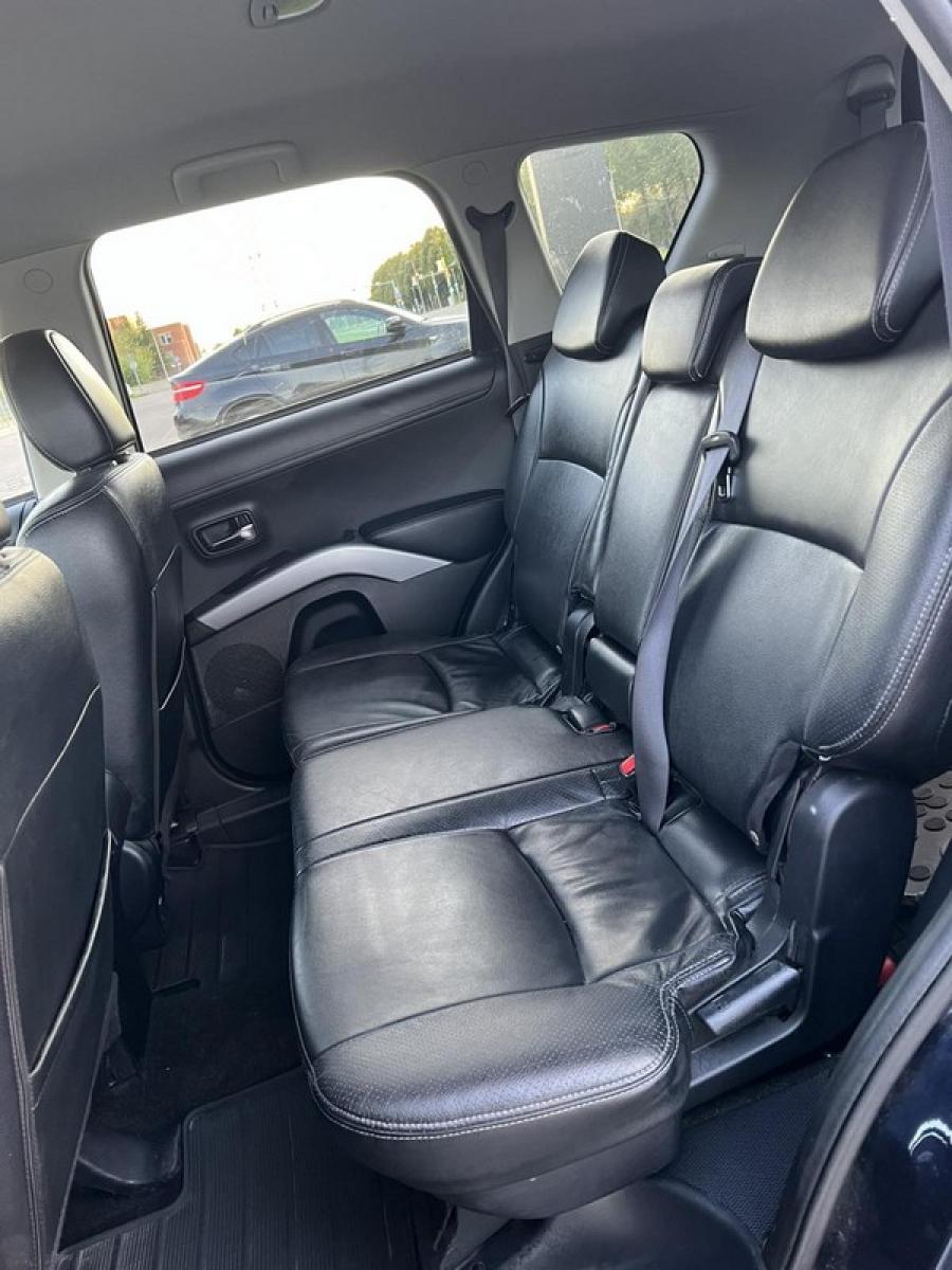 Zils Mitsubishi Outlander 2012 Narva, ar dzinēja tilpumu 2.20 L un nobraukumu 287 tūkst. km par 3499 €, foto 21 vietnē AUTOMOTO.COM.LV