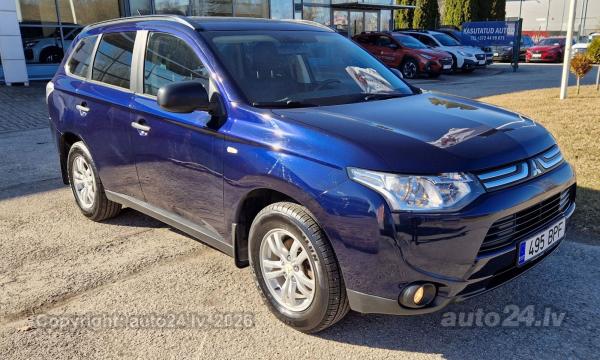 Zils Mitsubishi Outlander 2015 Pērnava, ar dzinēja tilpumu 2.00 L un nobraukumu 178 tūkst. km par 6990 €, foto 2 vietnē AUTOMOTO.COM.LV