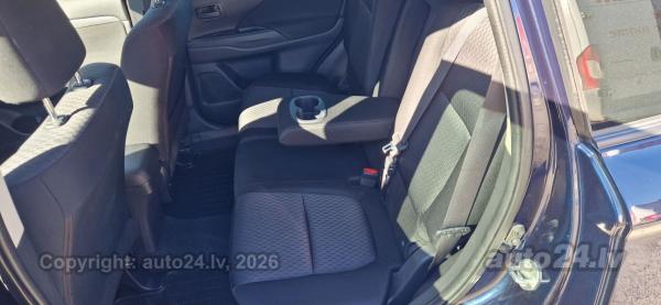 Zils Mitsubishi Outlander 2015 Pērnava, ar dzinēja tilpumu 2.00 L un nobraukumu 178 tūkst. km par 6990 €, foto 6 vietnē AUTOMOTO.COM.LV