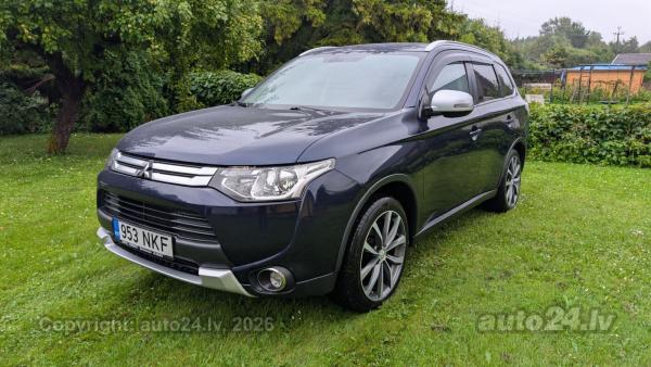 Zils Mitsubishi Outlander 2015 Tallina, ar dzinēja tilpumu 2.30 L un nobraukumu 170 tūkst. km par 9990 €, foto 2 vietnē AUTOMOTO.COM.LV