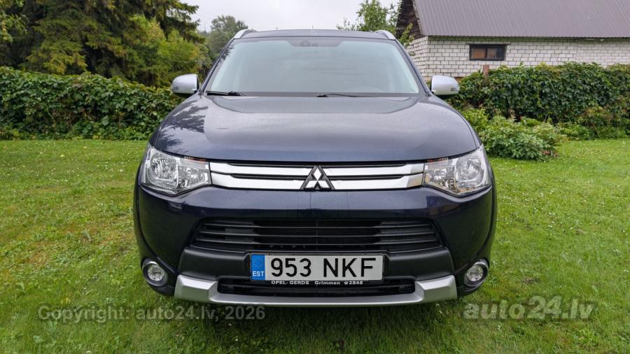 Zils Mitsubishi Outlander 2015 Tallina, ar dzinēja tilpumu 2.30 L un nobraukumu 170 tūkst. km par 9990 €, foto 4 vietnē AUTOMOTO.COM.LV