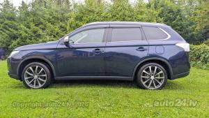 Zils Mitsubishi Outlander 2015 Tallina, ar dzinēja tilpumu 2.30 L un nobraukumu 170 tūkst. km par 9990 €, foto 10 vietnē AUTOMOTO.COM.LV