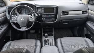 Zils Mitsubishi Outlander 2015 Tallina, ar dzinēja tilpumu 2.30 L un nobraukumu 170 tūkst. km par 9990 €, foto 11 vietnē AUTOMOTO.COM.LV