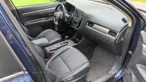 Zils Mitsubishi Outlander 2015 Tallina, ar dzinēja tilpumu 2.30 L un nobraukumu 170 tūkst. km par 9990 €, foto 14 vietnē AUTOMOTO.COM.LV