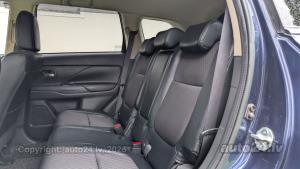 Zils Mitsubishi Outlander 2015 Tallina, ar dzinēja tilpumu 2.30 L un nobraukumu 170 tūkst. km par 9990 €, foto 17 vietnē AUTOMOTO.COM.LV