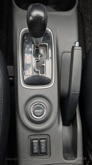 Zils Mitsubishi Outlander 2015 Tallina, ar dzinēja tilpumu 2.30 L un nobraukumu 170 tūkst. km par 9990 €, foto 24 vietnē AUTOMOTO.COM.LV
