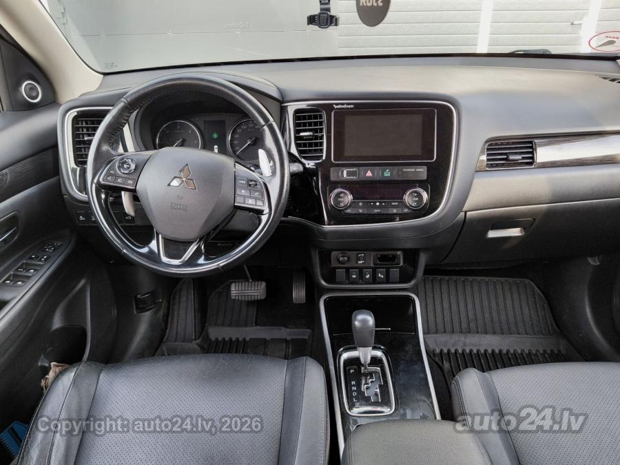 Zils Mitsubishi Outlander 2017 Tartu, ar dzinēja tilpumu 2.30 L un nobraukumu 216 tūkst. km par 14490 €, foto 6 vietnē AUTOMOTO.COM.LV