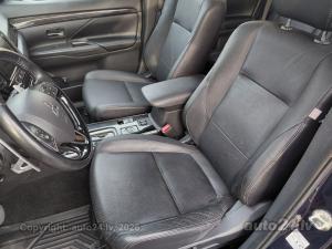 Zils Mitsubishi Outlander 2017 Tartu, ar dzinēja tilpumu 2.30 L un nobraukumu 216 tūkst. km par 14490 €, foto 7 vietnē AUTOMOTO.COM.LV