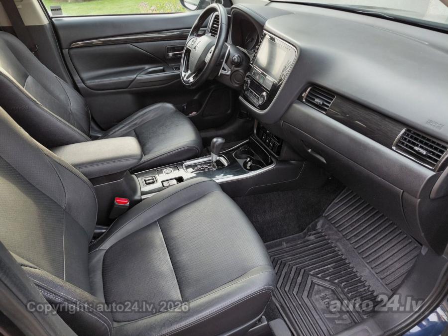 Zils Mitsubishi Outlander 2017 Tartu, ar dzinēja tilpumu 2.30 L un nobraukumu 216 tūkst. km par 14490 €, foto 8 vietnē AUTOMOTO.COM.LV