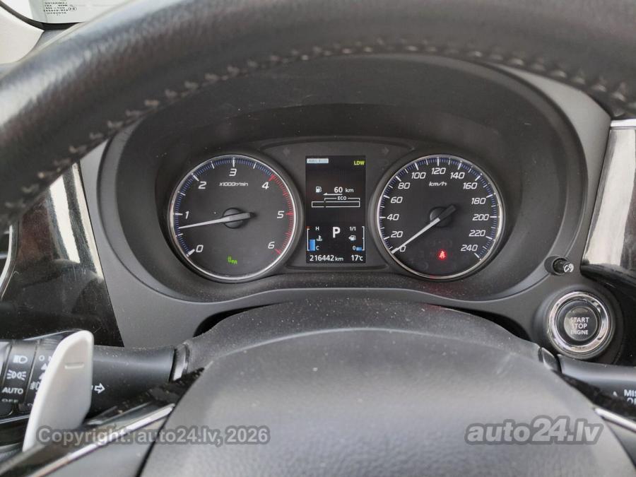 Zils Mitsubishi Outlander 2017 Tartu, ar dzinēja tilpumu 2.30 L un nobraukumu 216 tūkst. km par 14490 €, foto 10 vietnē AUTOMOTO.COM.LV