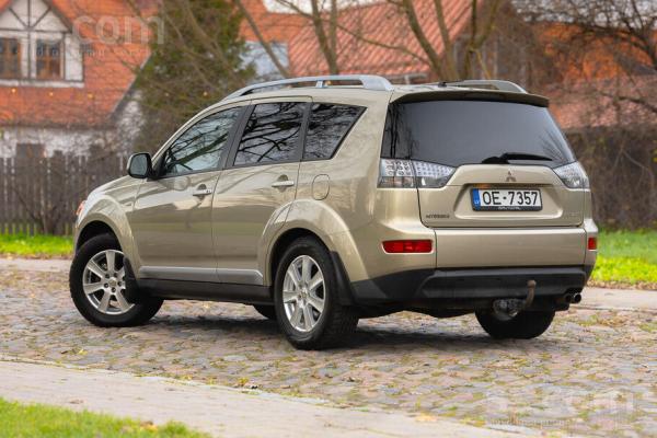 Brūns Mitsubishi Outlander 2007 Jelgava, ar dzinēja tilpumu 2.00 L un nobraukumu 292 tūkst. km par 4400 €, foto 4 vietnē AUTOMOTO.COM.LV