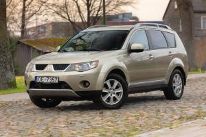 Brown Mitsubishi Outlander 2007 in Jelgava, with an engine capacity of 2.00 L and mileage of 292 thousand km for 4400 €, photo  on AUTOMOTO.COM.LV