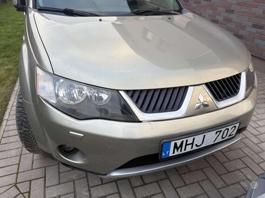 Brown Mitsubishi Outlander 2008 in Marijampole, with an engine capacity of 1.97 L and mileage of 254 thousand km for 2450 €, photo 1 on AUTOMOTO.COM.LV