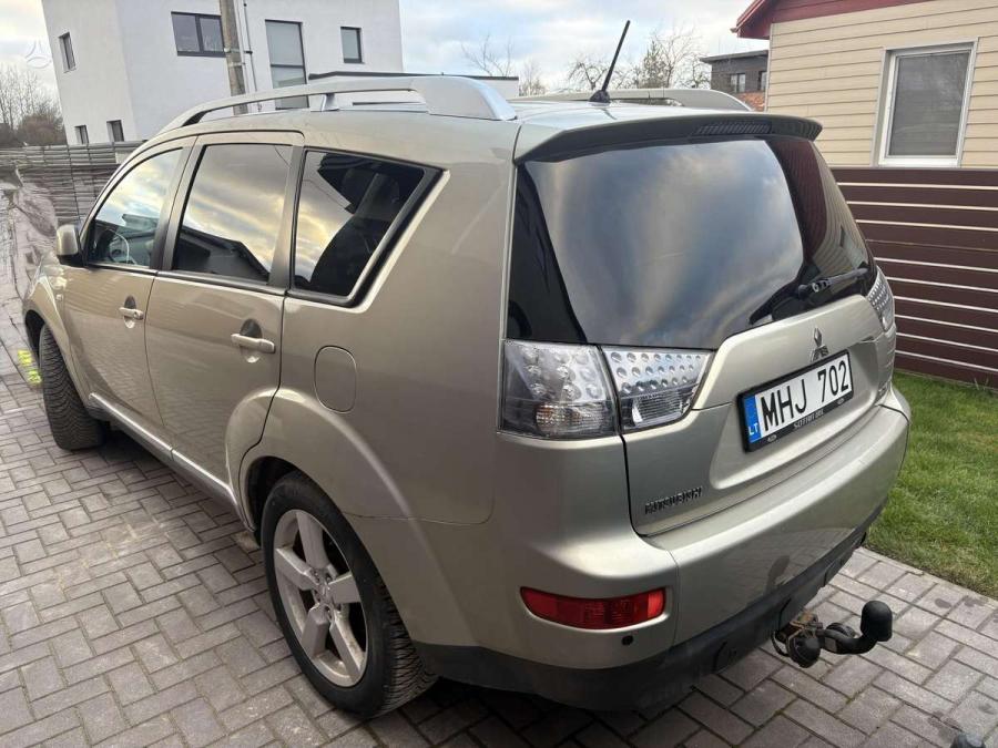 Brown Mitsubishi Outlander 2008 in Marijampole, with an engine capacity of 1.97 L and mileage of 254 thousand km for 2450 €, photo 14 on AUTOMOTO.COM.LV